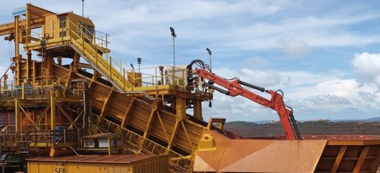 Extra large range breaker booms